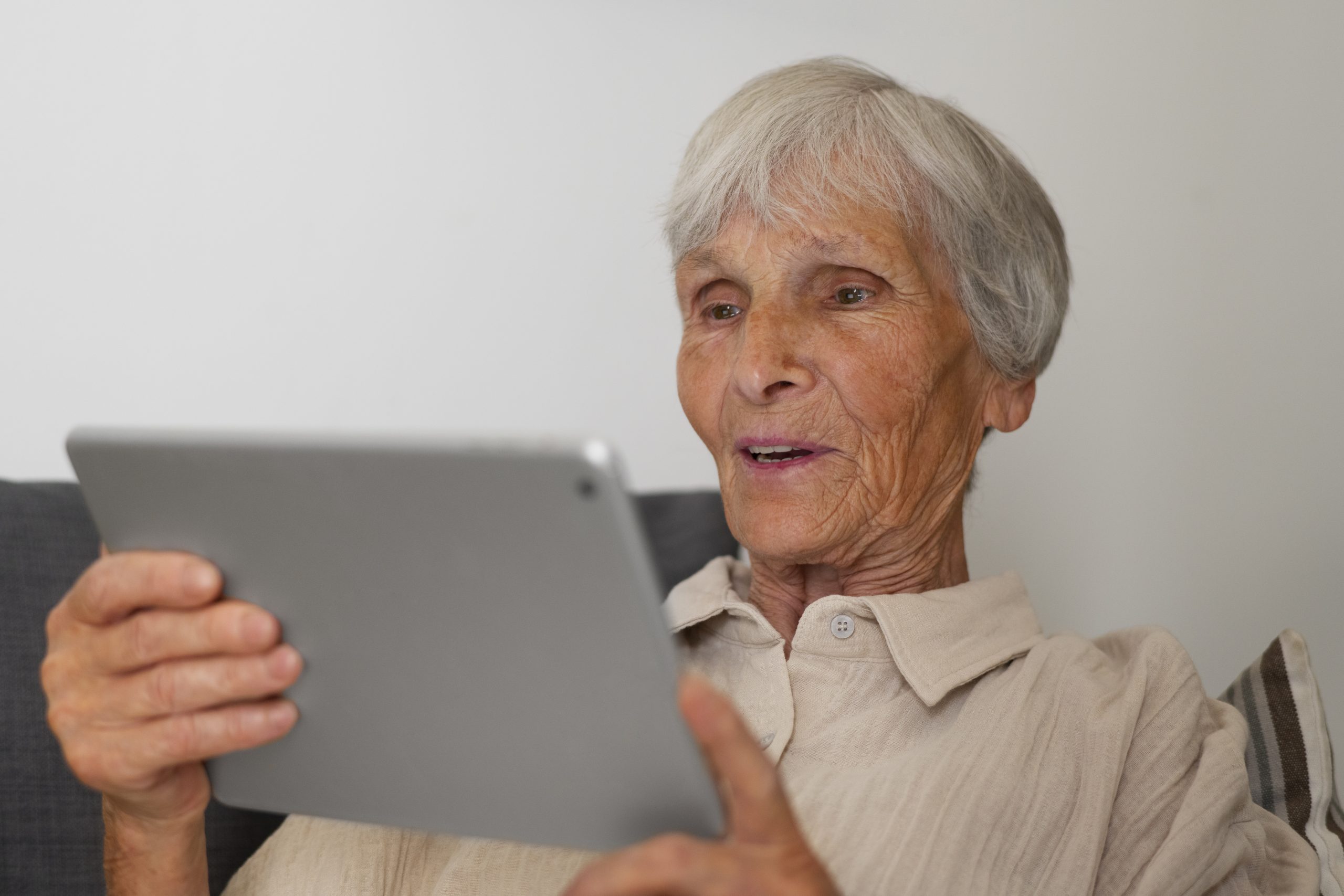 Digitales y lúcidos: los adultos mayores que usan tecnología muestran ...